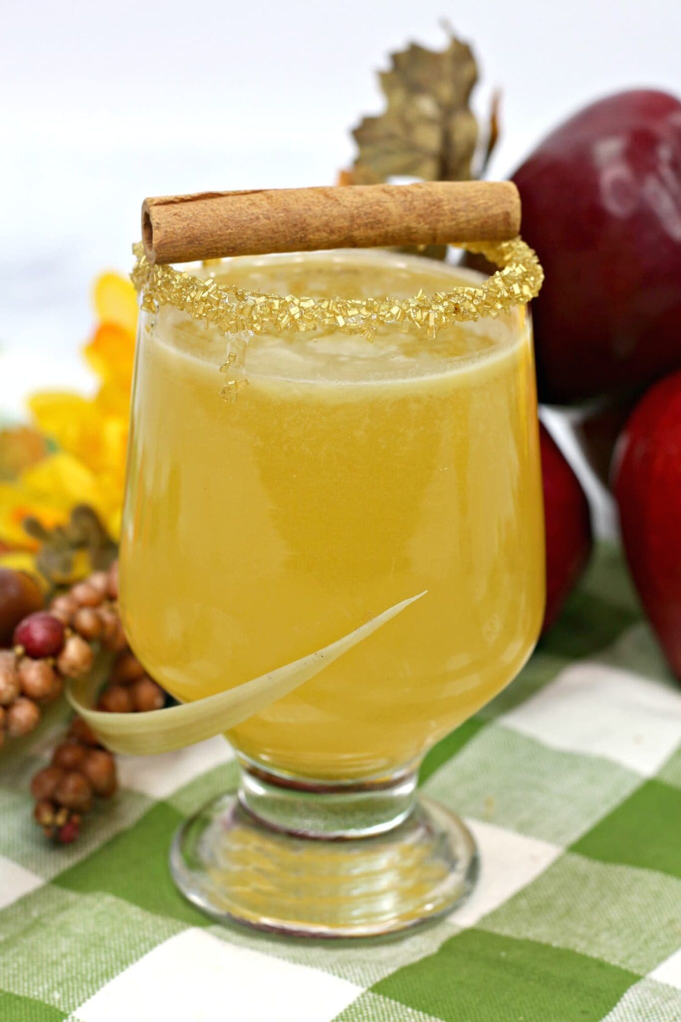 Apple Cider Maple Fizz Recipe for Cozy Feelings - Aspiring Winos