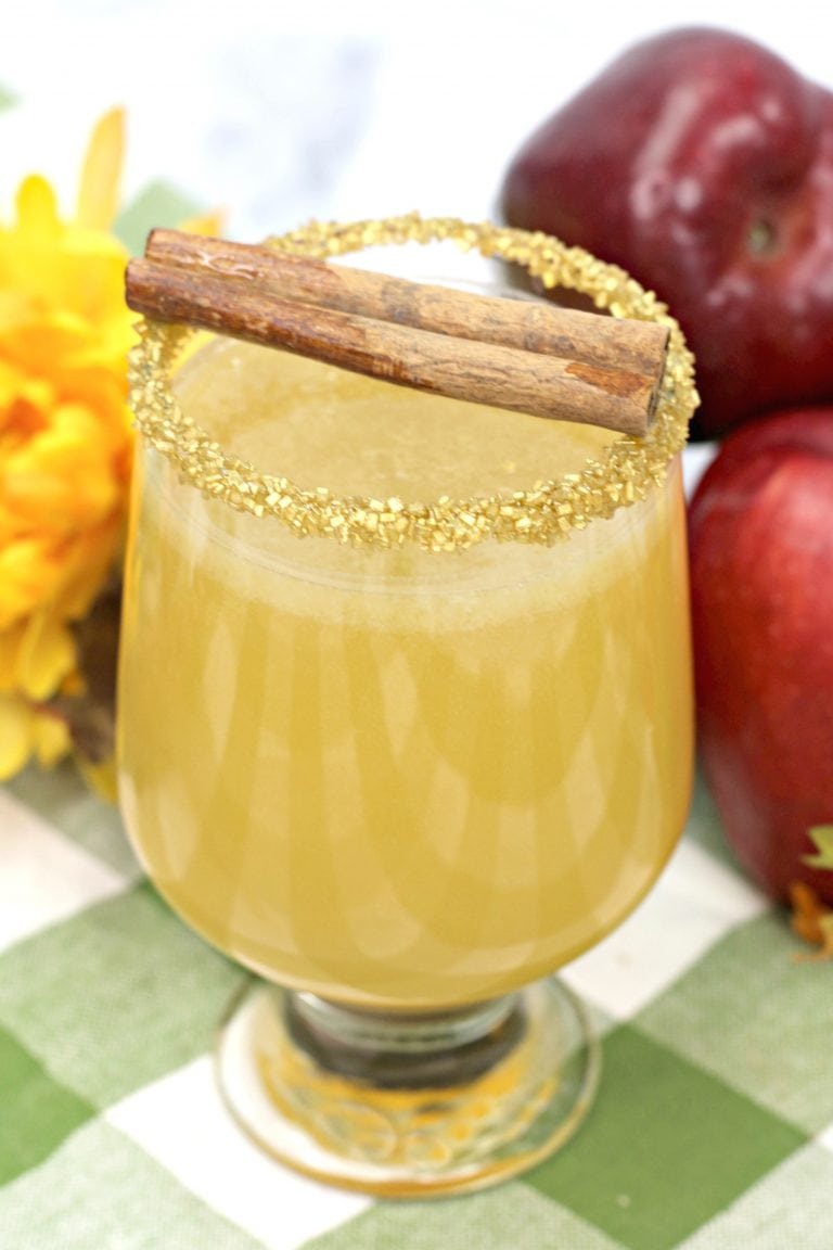 Apple Cider Maple Fizz Recipe for Cozy Feelings - Aspiring Winos