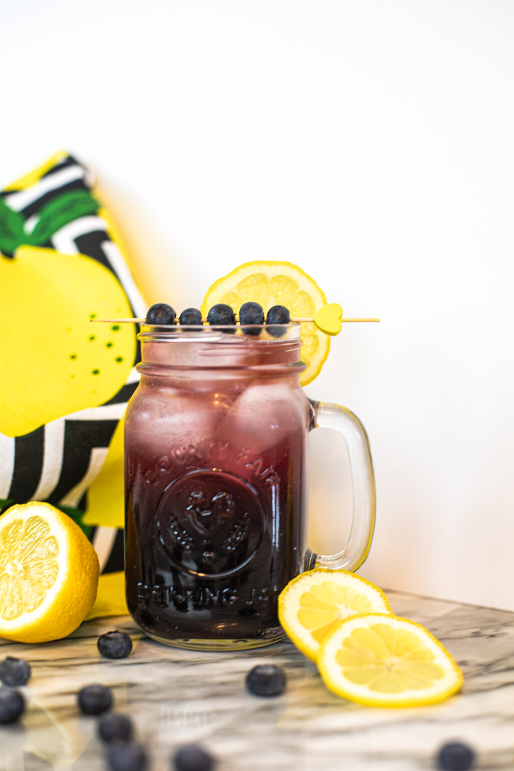 Amazing Blueberry Lemonade Spritzer Cocktail - Aspiring Winos