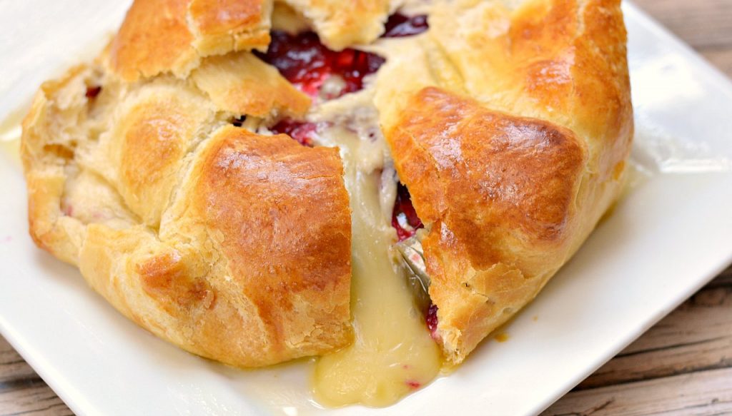 Baked Brie Appetizers for Parties and More - Aspiring Winos