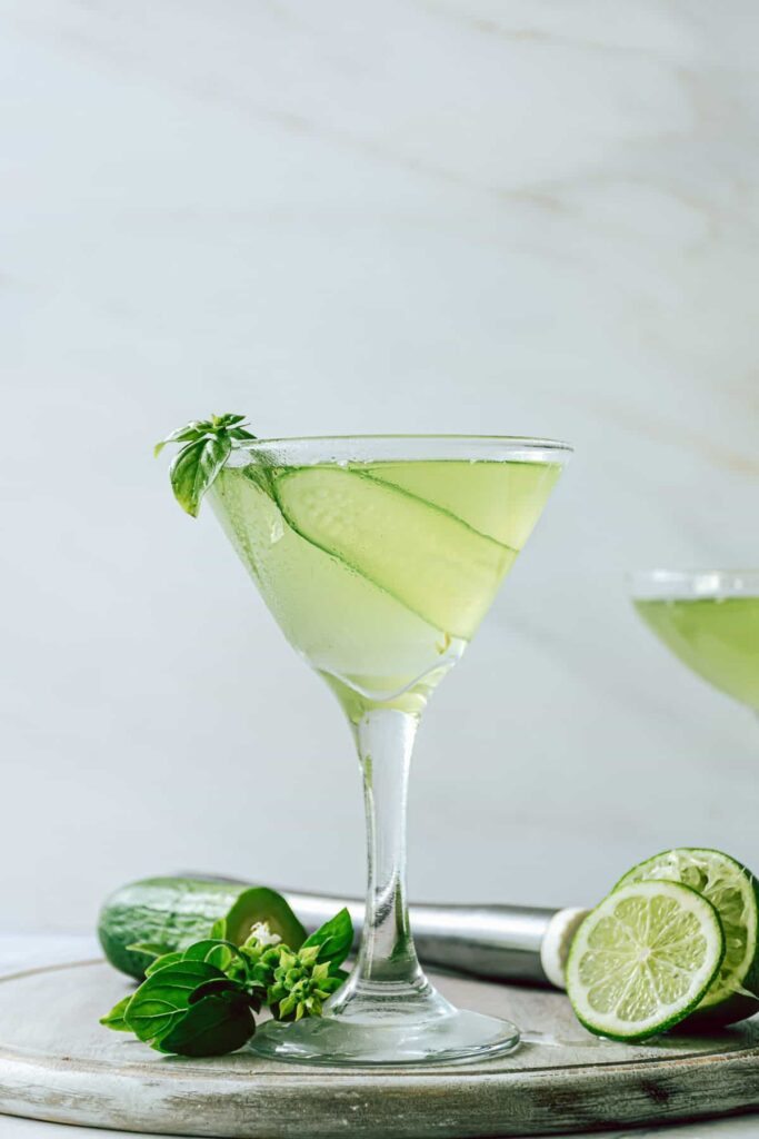 Basil Cocktails: Elevate Your Happy Hour with Fresh Flavors - Aspiring ...