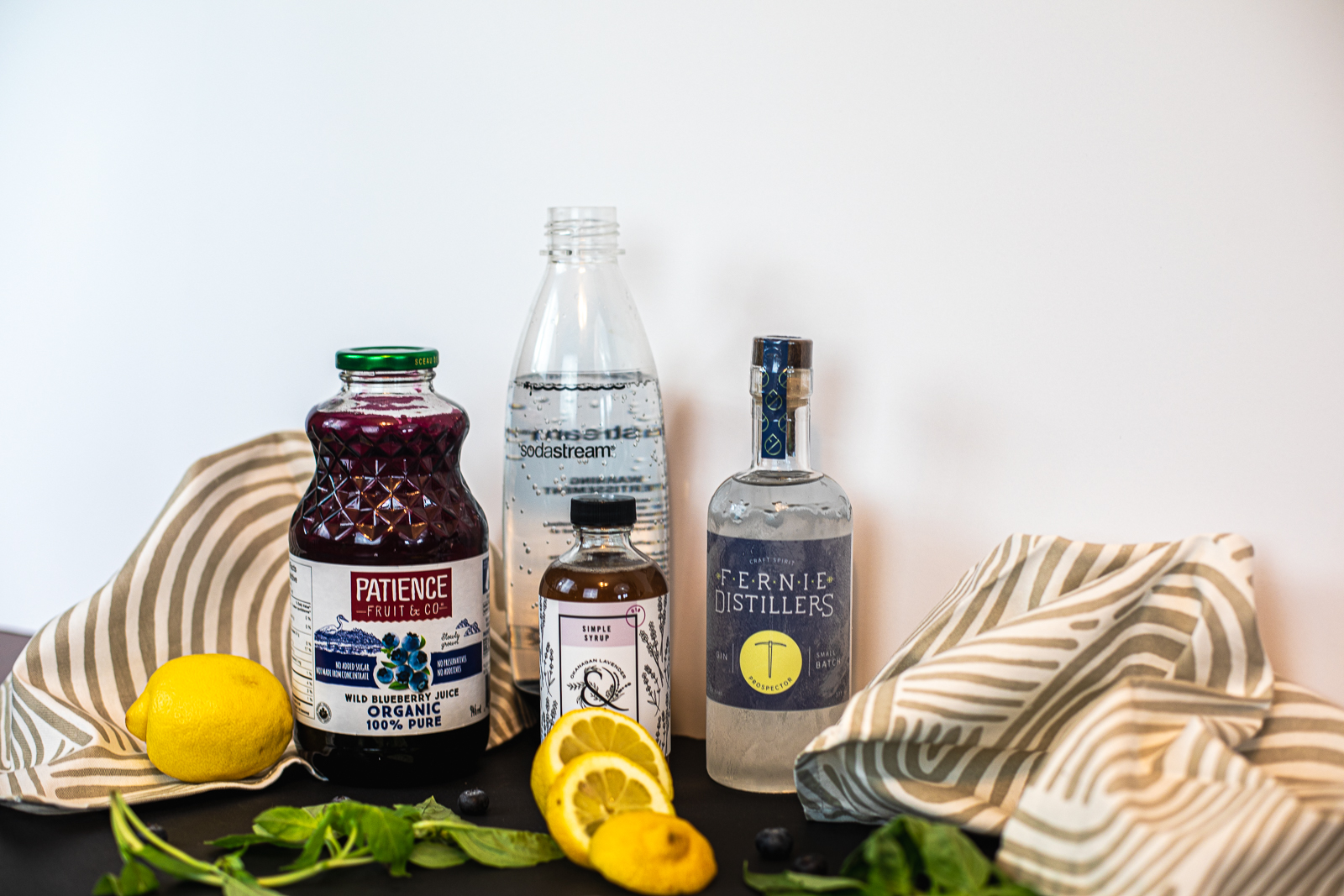 Refreshing Lavender Blueberry Gin Smash Cocktail - Aspiring Winos