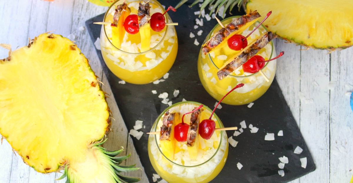 Easy and Delicious Champagne Punch Recipes for Any Occasion - Aspiring ...
