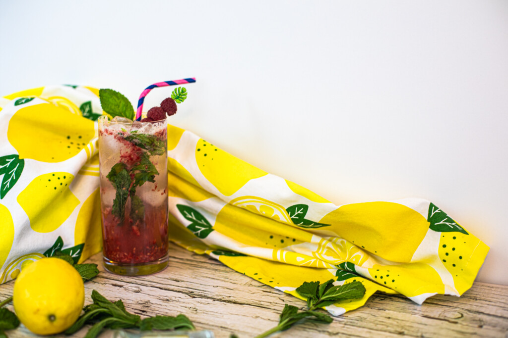 Raspberry Mojito Cocktail: A Fun Twist on the Classic Mojito - Aspiring ...