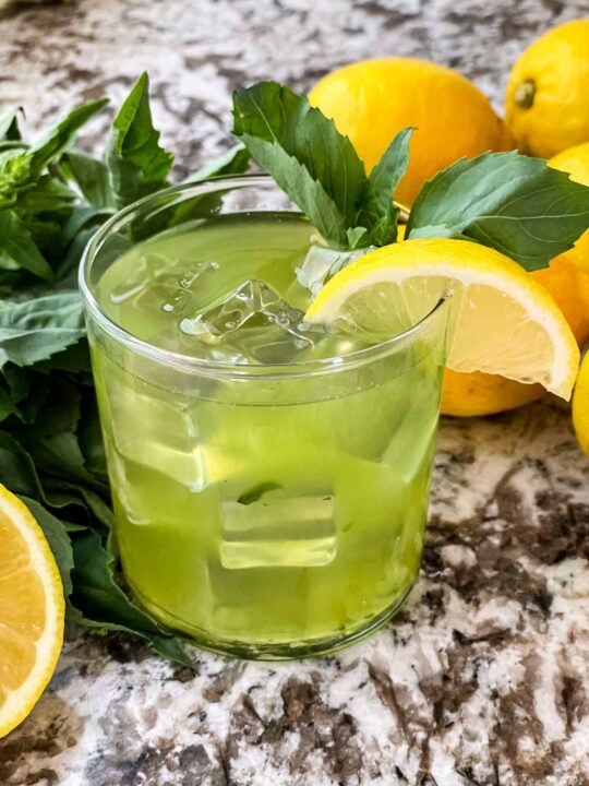 Basil Cocktails: Elevate Your Happy Hour with Fresh Flavors - Aspiring ...