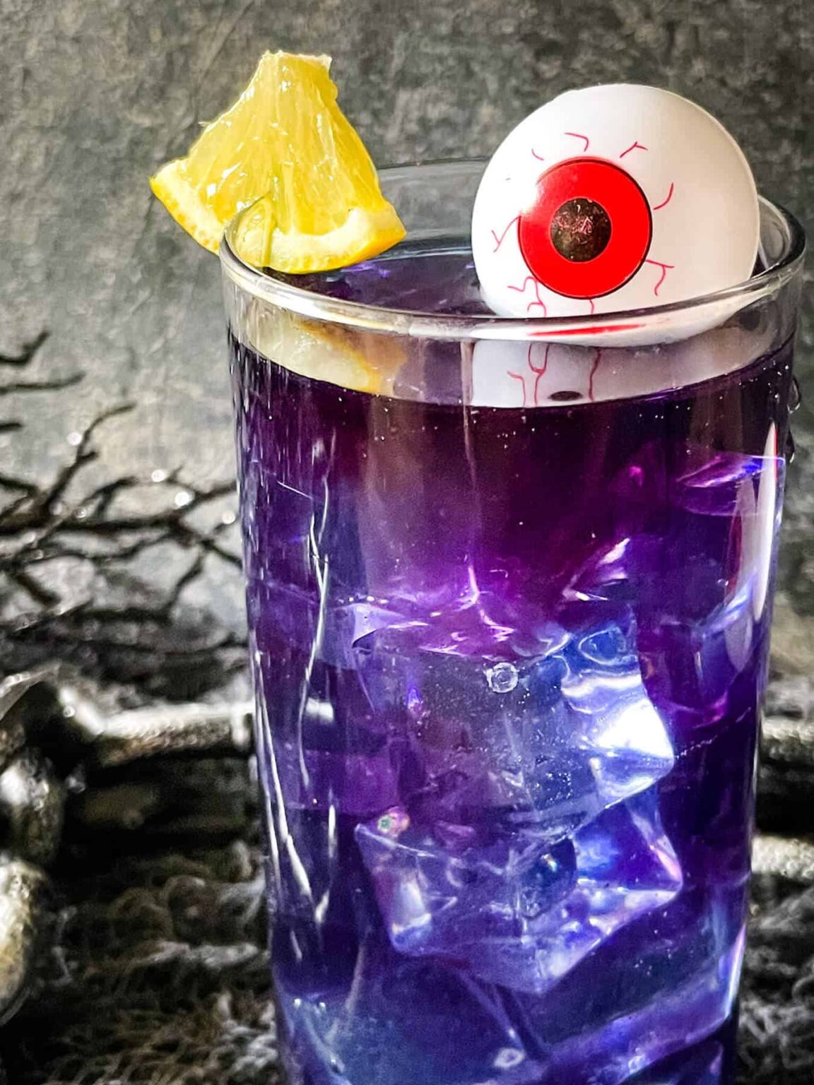 Creepy Eyeball Cocktails and Mocktails for Halloween - Aspiring Winos