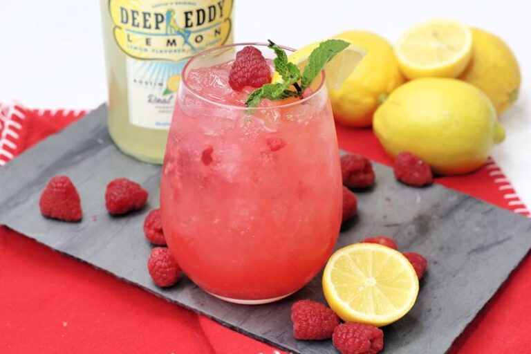 Sour Raspberry Cocktail - Aspiring Winos