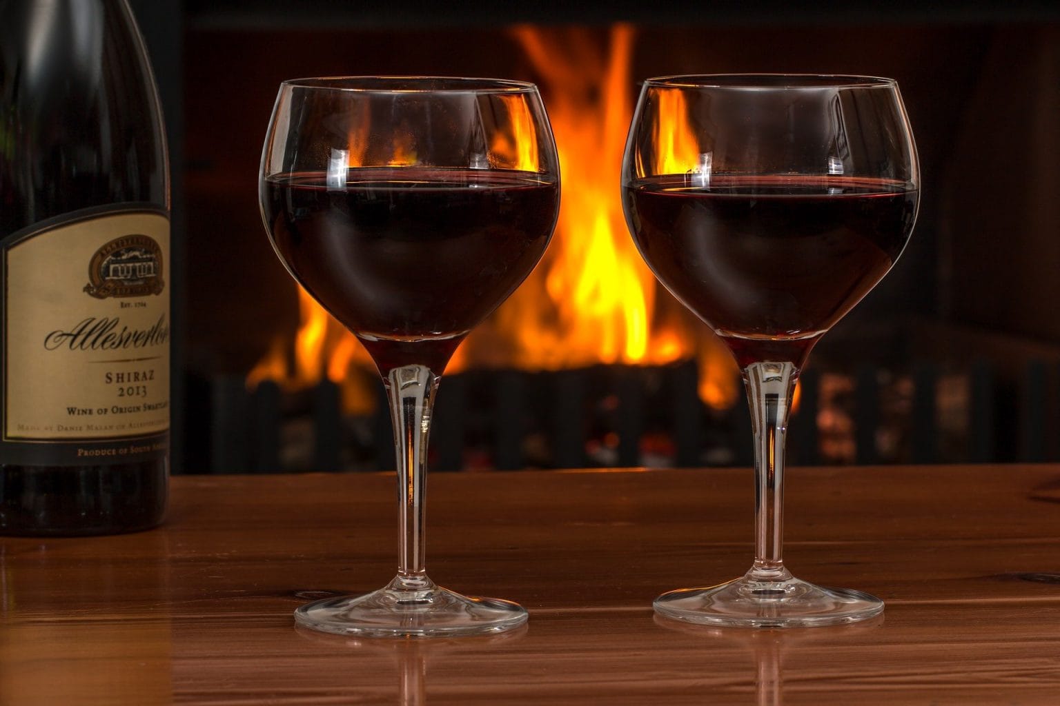 Hosting Tips For a Girl’s Wine Night - Aspiring Winos