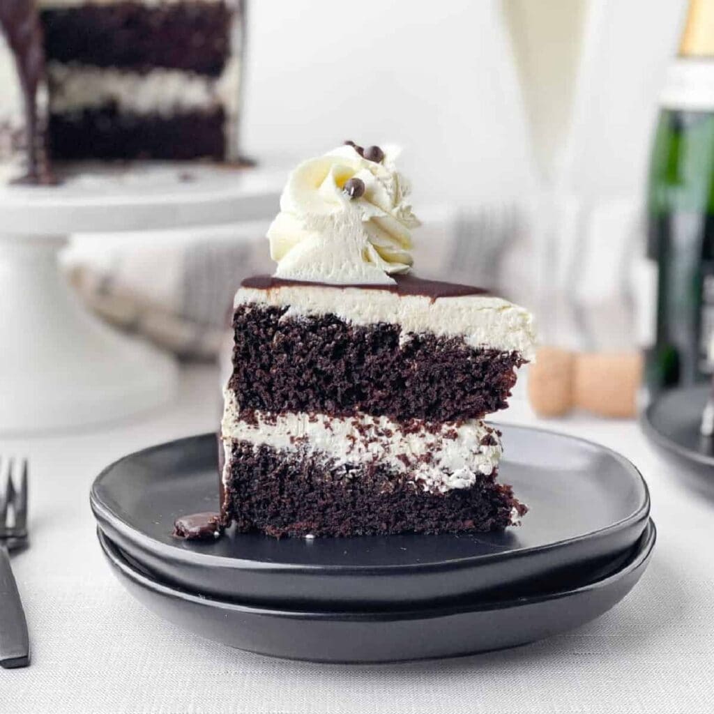 Boozy Alcohol Cake Recipes to Devour - Aspiring Winos