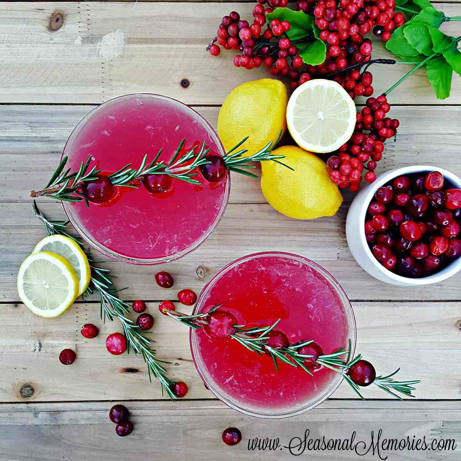 Cranberry Cocktails for Christmas - Aspiring Winos